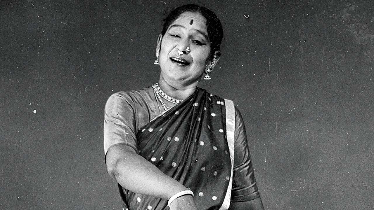 A Biography of an Indian Classical Bharatanatyam Dancer Balasaraswati ...